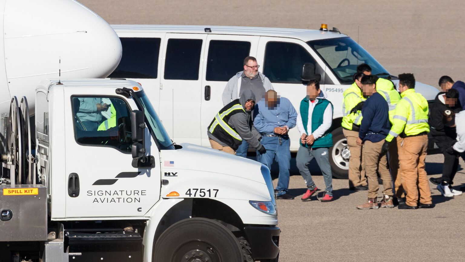 Documenting Deportation Flights at MSP Airport - UNICORN RIOT